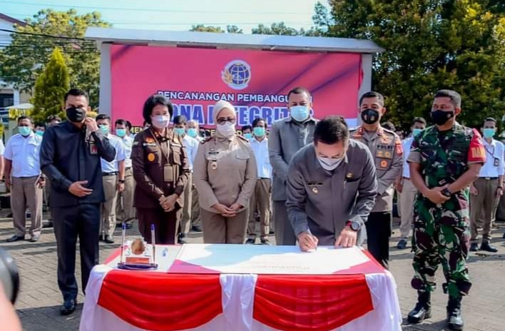 ATR/BPN Kabupaten Karawang Berkomitmen Wujudkan Zona WBK dan WBBM ... ATR/BPN Kabupaten Karawang Berkomitmen Wujudkan Zona WBK dan WBBM ...