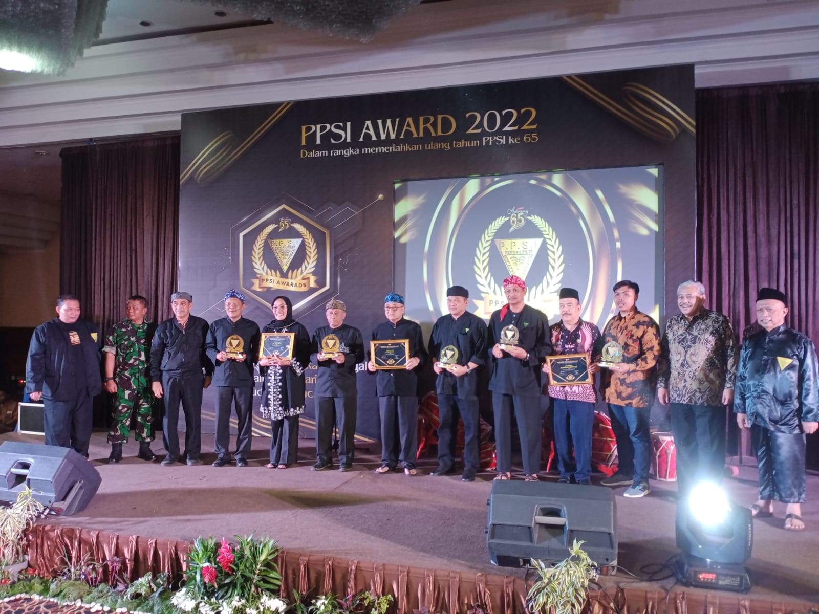 Haji Acep Jamhuri Meraih Penghargaan dari PPSI Award Tahun 2022 | Fakta ...