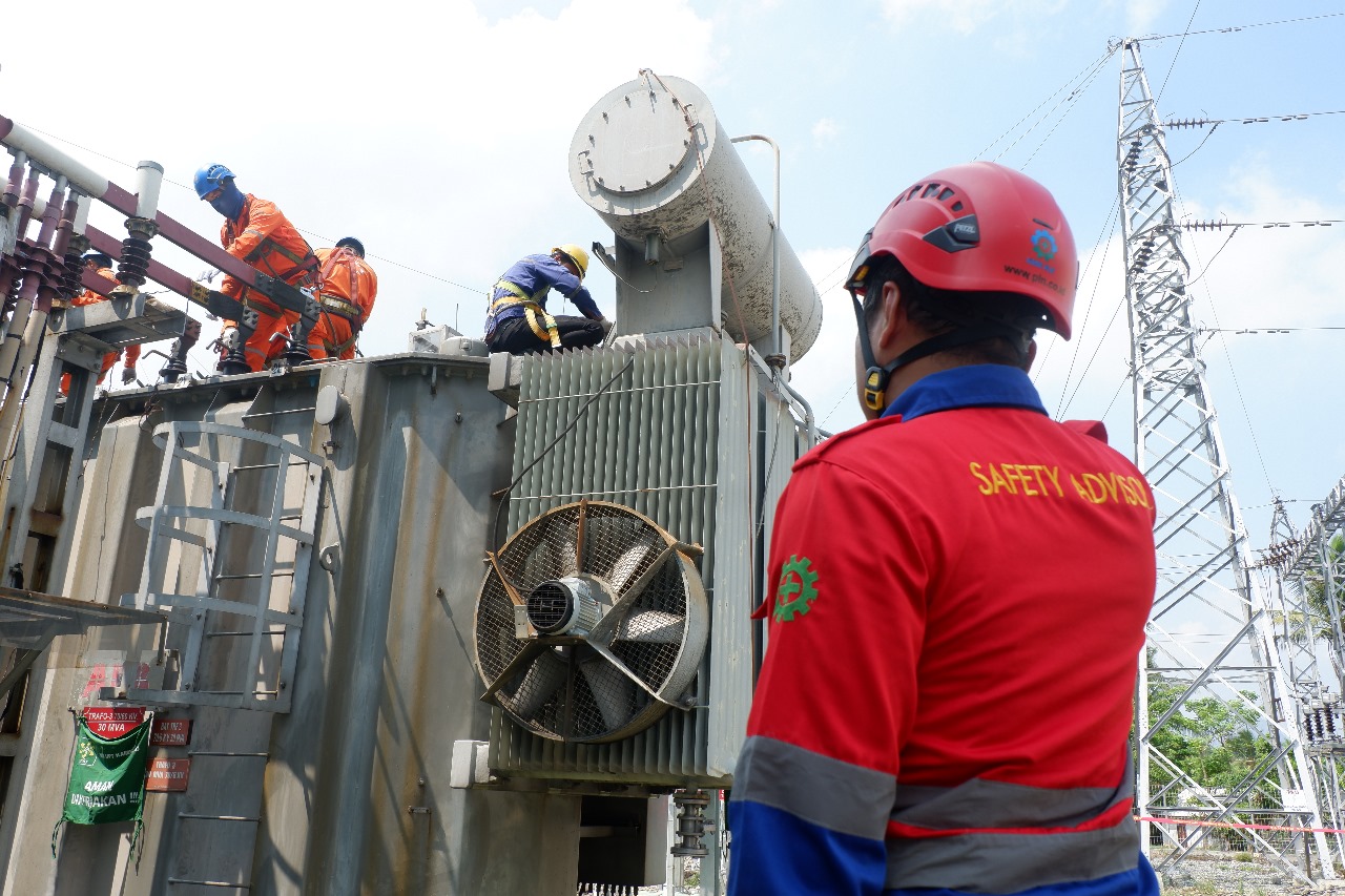 Jaga Keandalan Listrik, PLN Optimalkan Kondisi Transformator Gardu ...