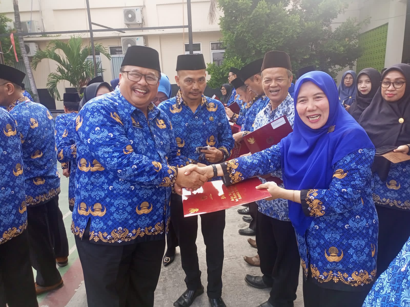 75 Pegawai Kemenag Karawang Dapat Penghargaan Satya Lencana Karya Satya ... 75 Pegawai Kemenag Karawang Dapat Penghargaan Satya Lencana Karya Satya ...