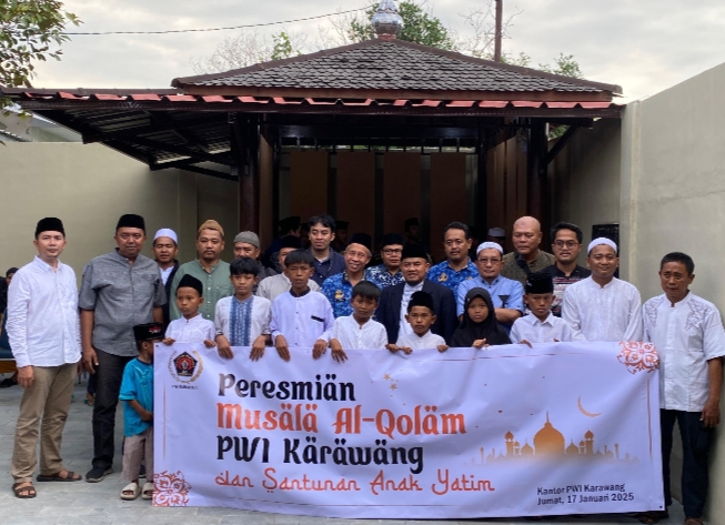 PWI Karawang Resmikan Mushola Al-Qalam dan Santuni Anak Yatim | Fakta Jabar